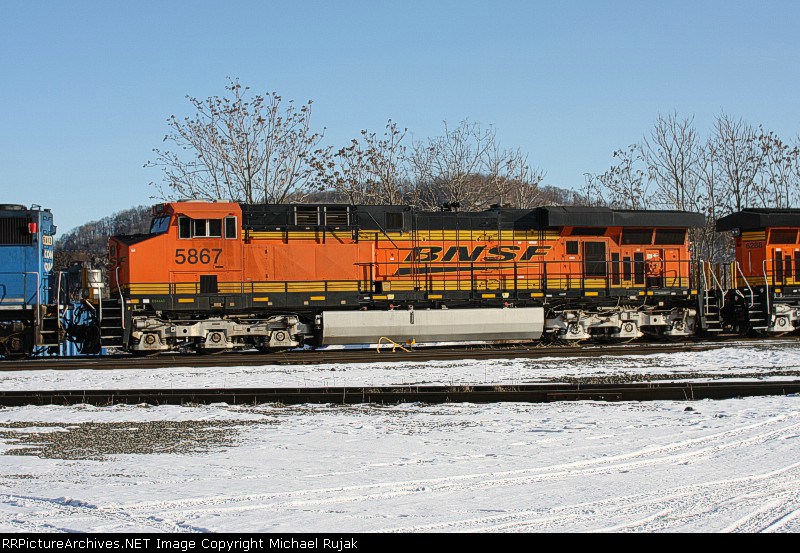 BNSF 5867